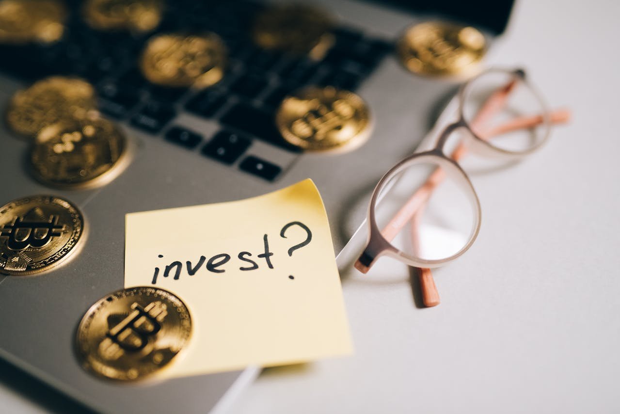Long-Term vs. Short-Term Bitcoin Investing: Which Is Better ...